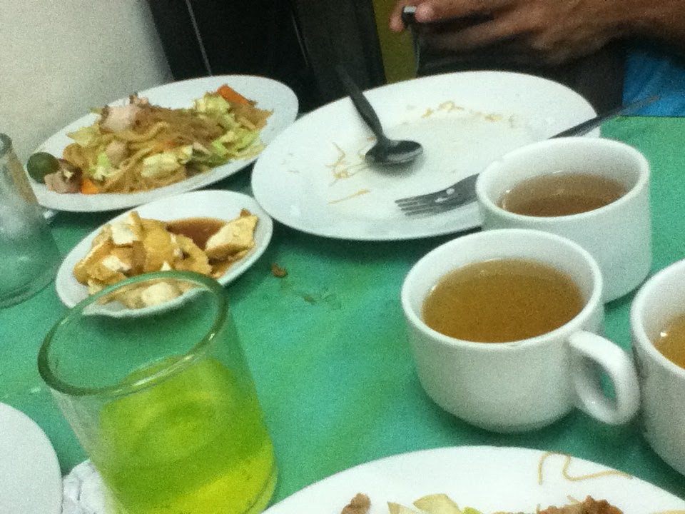 Wendy Versus Food: Aling Banang's - Home of the Best Pancit in Town!